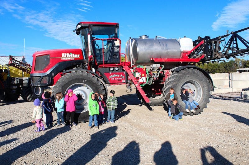 More Photos from Ag Way Days at The Farm – BigYield