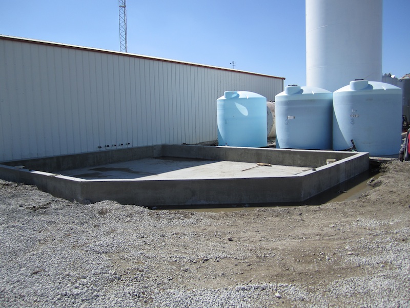Moving Tanks Into New Containment Area for Blending Bay – BigYield